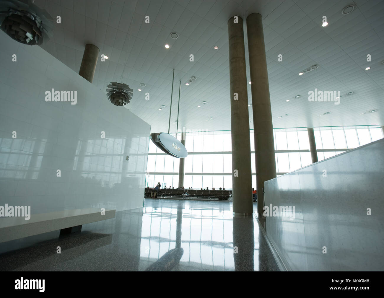 Concourses interiors hi-res stock photography and images - Alamy