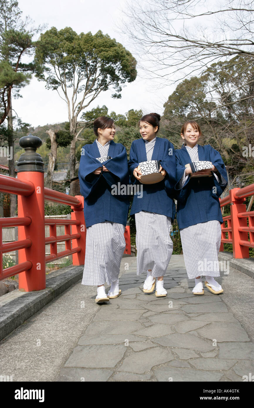Bucket Walking at Kate Terry blog