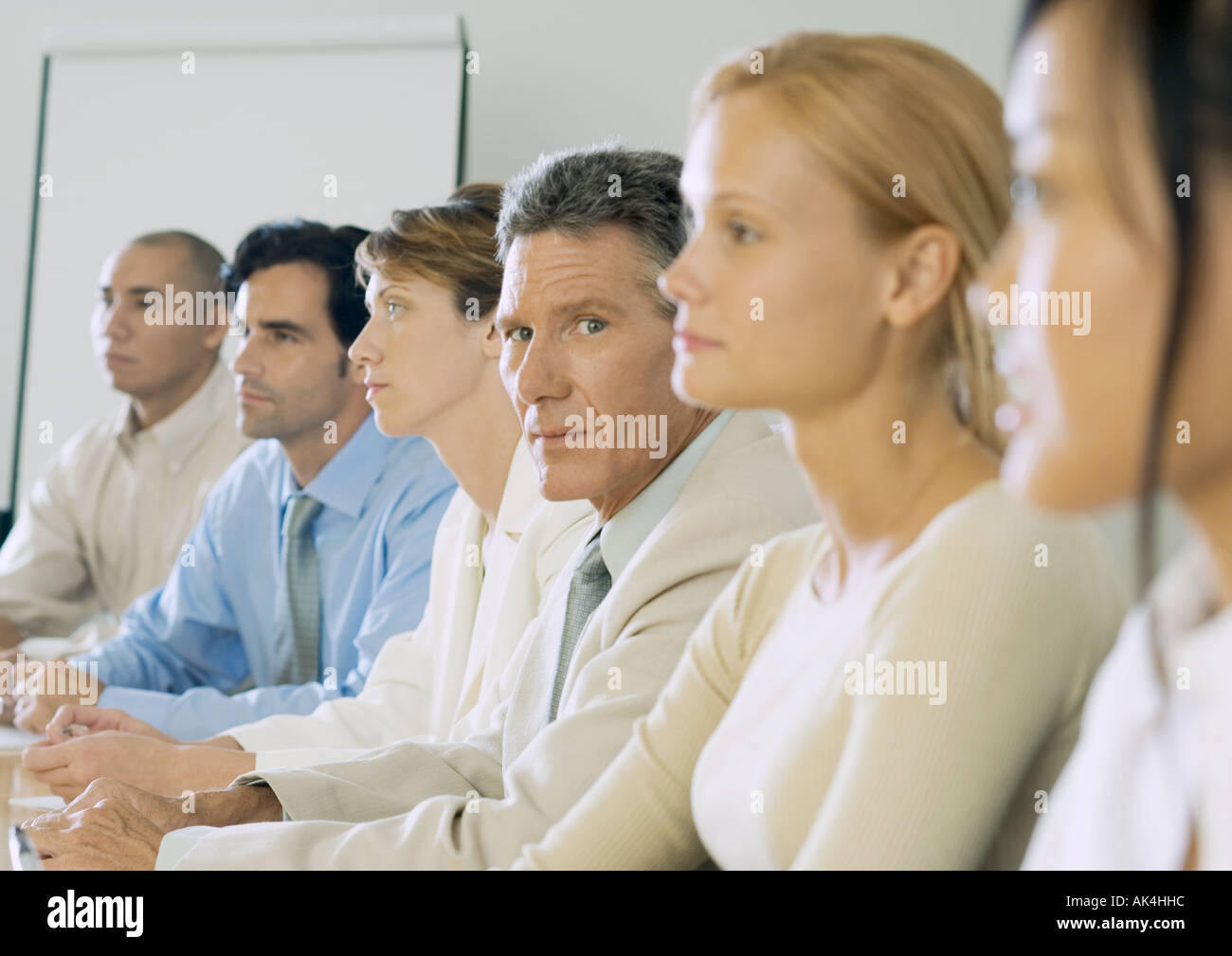 Row of people with cameras hi-res stock photography and images - Alamy