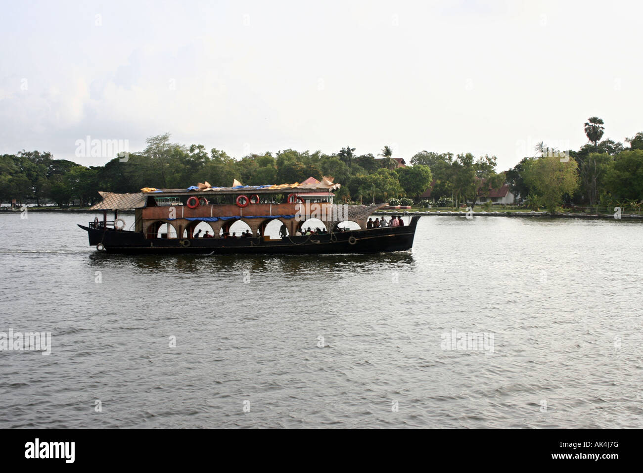 Kerala houseboat tours hi-res stock photography and images - Alamy
