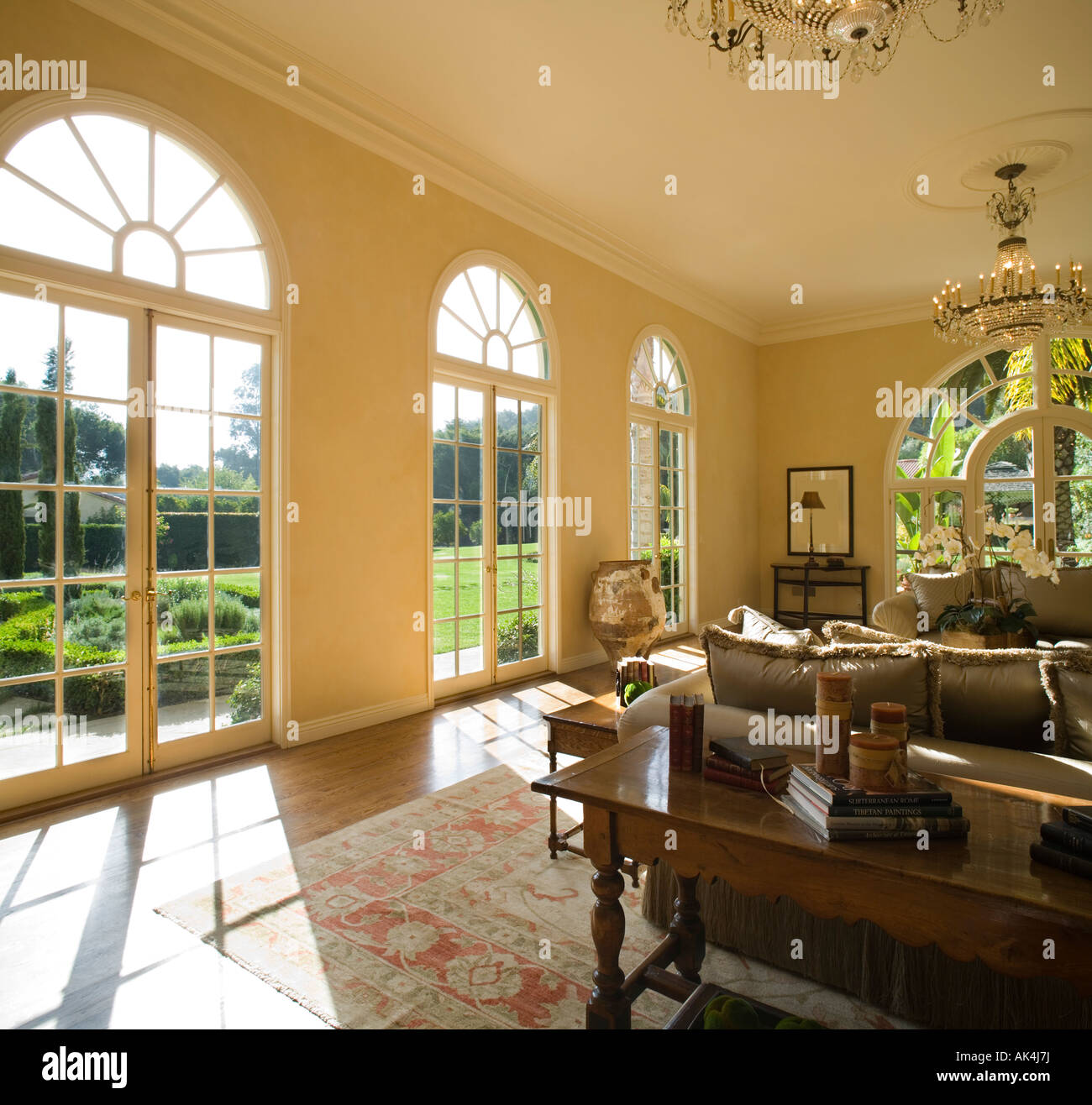 Elegant Living Room Stock Photo - Alamy