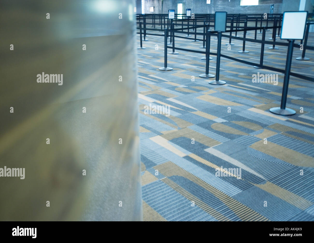 Airport security line hi-res stock photography and images - Alamy