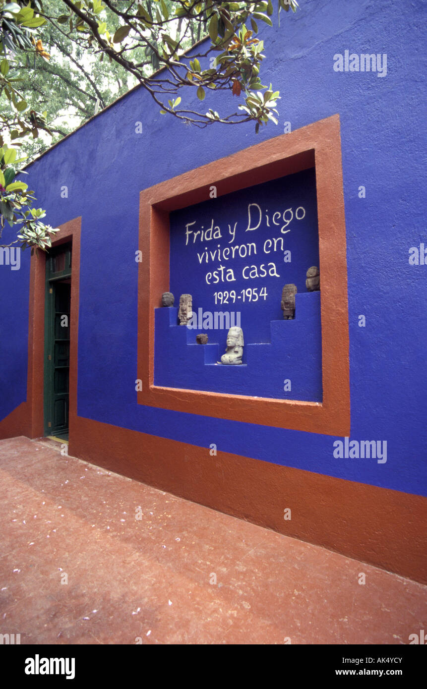 Sign in the Museo Frida Kahlo museum or Blue House (Casa Azul) in ...