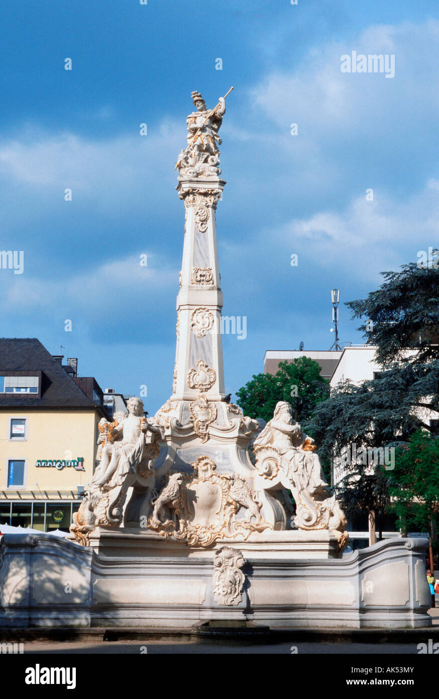 Pertuis hi-res stock photography and images - Alamy