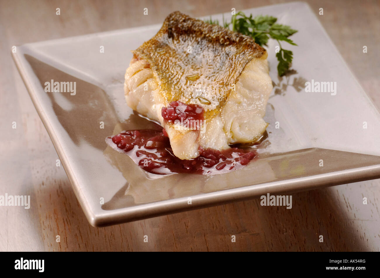 Fish with onion hi-res stock photography and images - Alamy