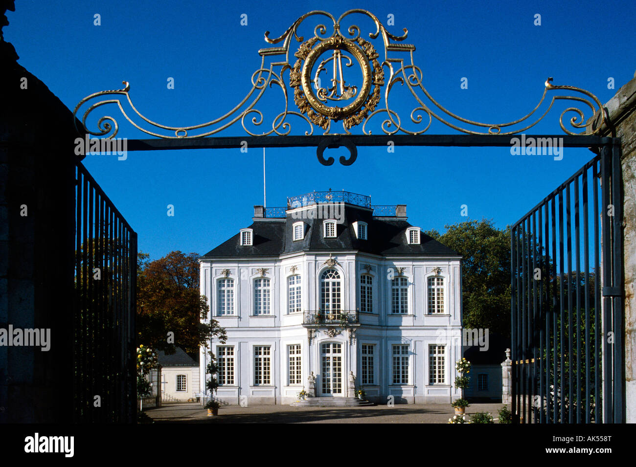 Castle Falkenlust / Bruhl Stock Photo - Alamy