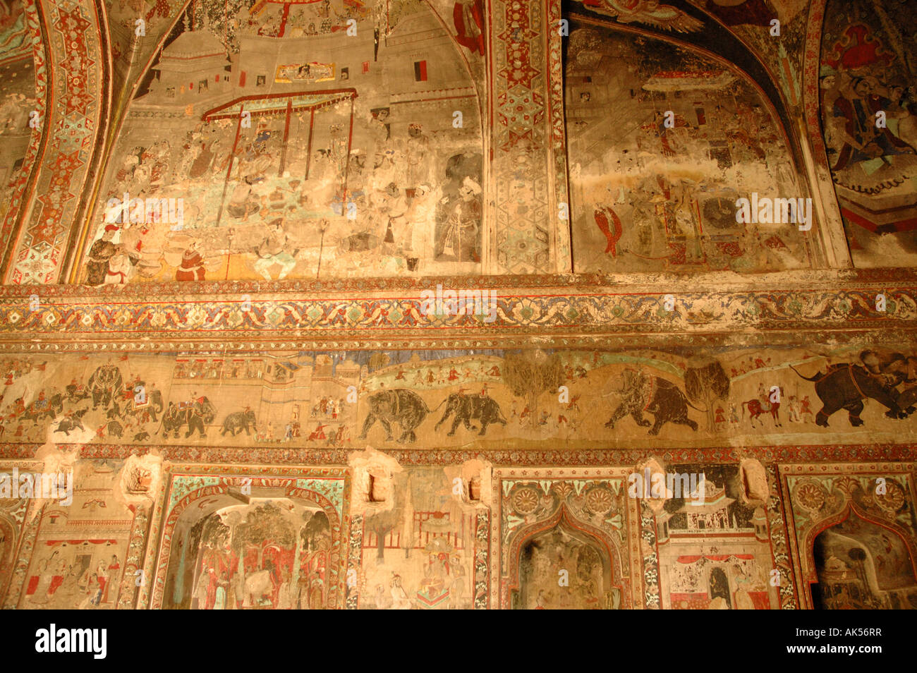 Ceiling and wall mural in Decorated and decaying interior of Bundi Fort ...