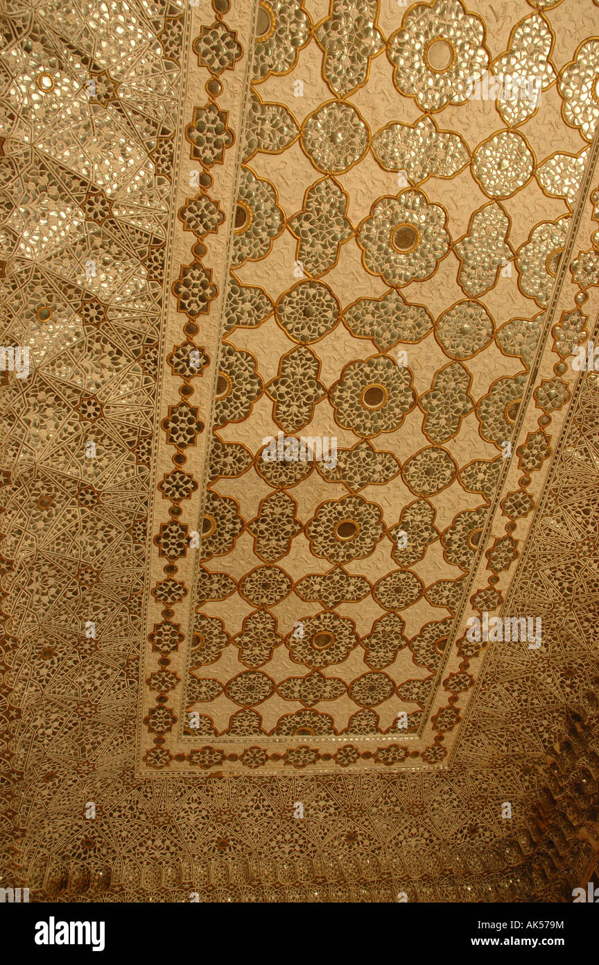 Old decaying ceiling hi-res stock photography and images - Alamy