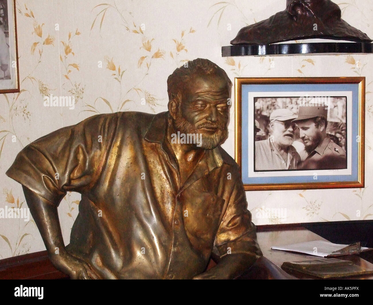 Hemingway and castro hi-res stock photography and images - Alamy