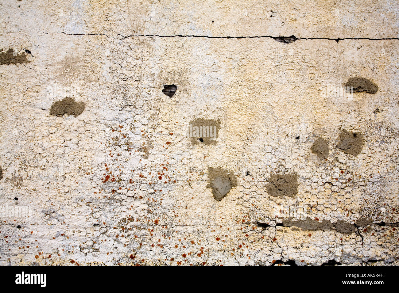 Reinforcing mesh and plaster on a building Stock Photo - Alamy