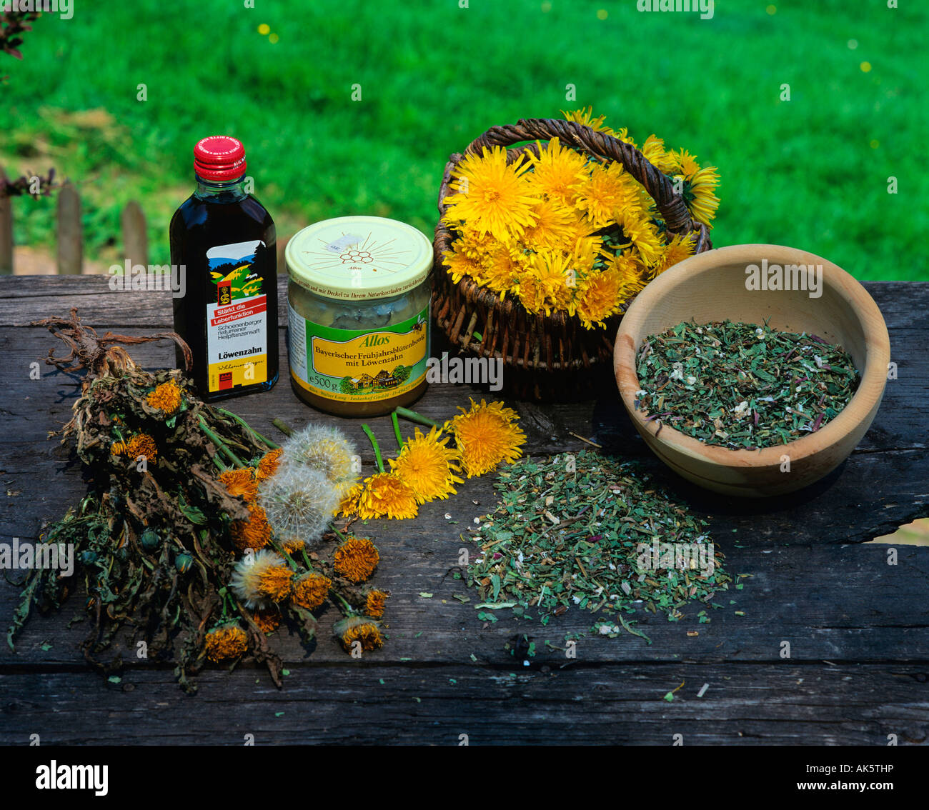 Dandelion sirup hi-res stock photography and images - Alamy