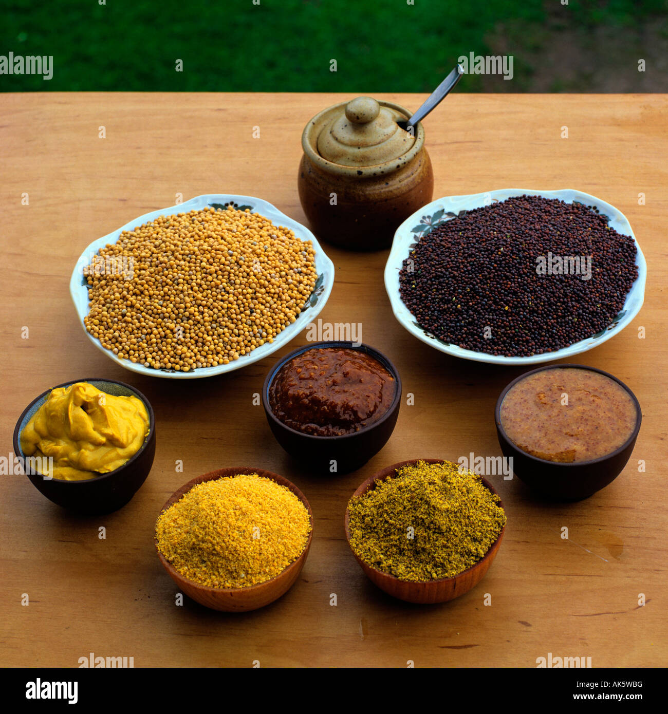 Mustard kinds hi-res stock photography and images - Alamy