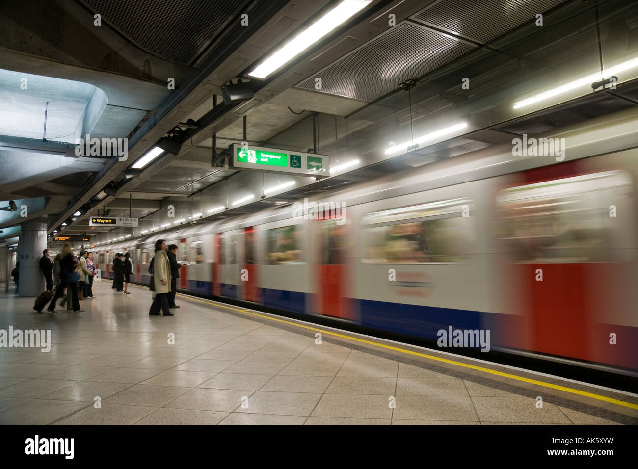 London Underground Westminster tube station Stock Photo - Alamy