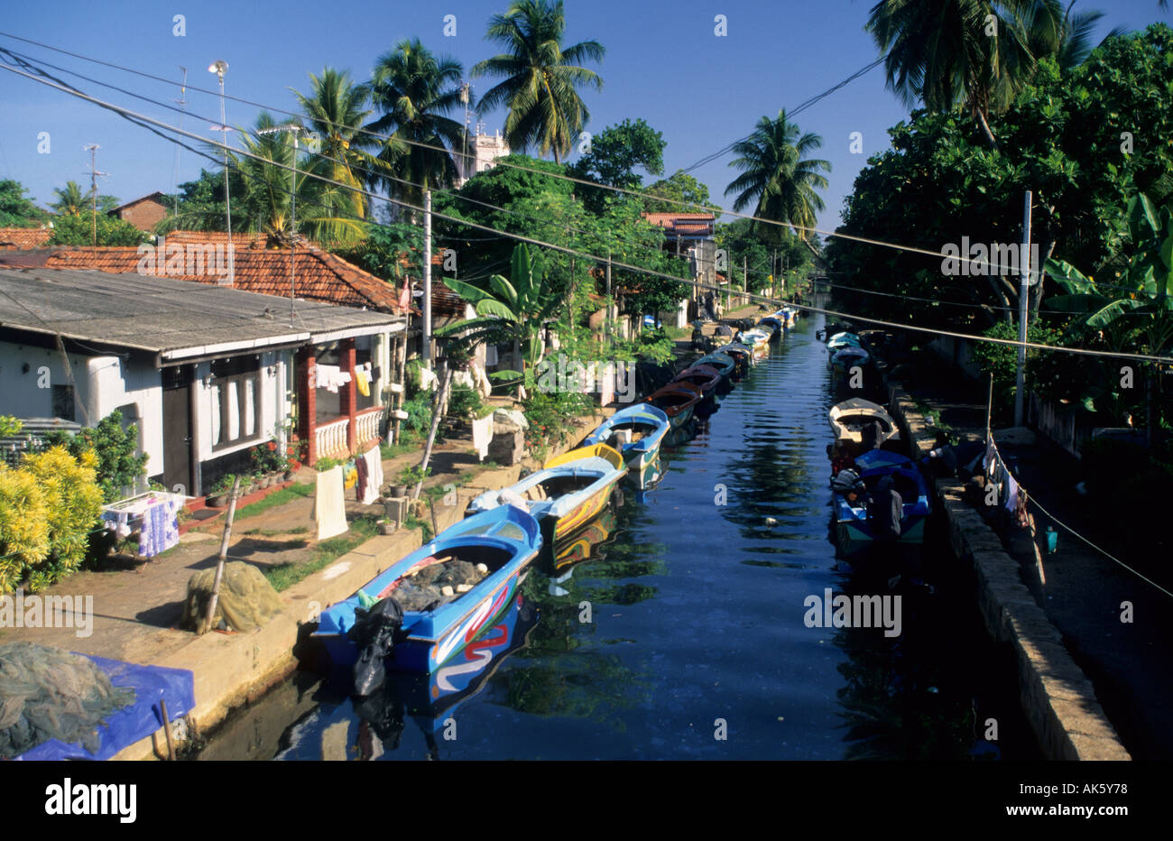 old dutch canal in the historic center of Negombo Stock Photo - Alamy