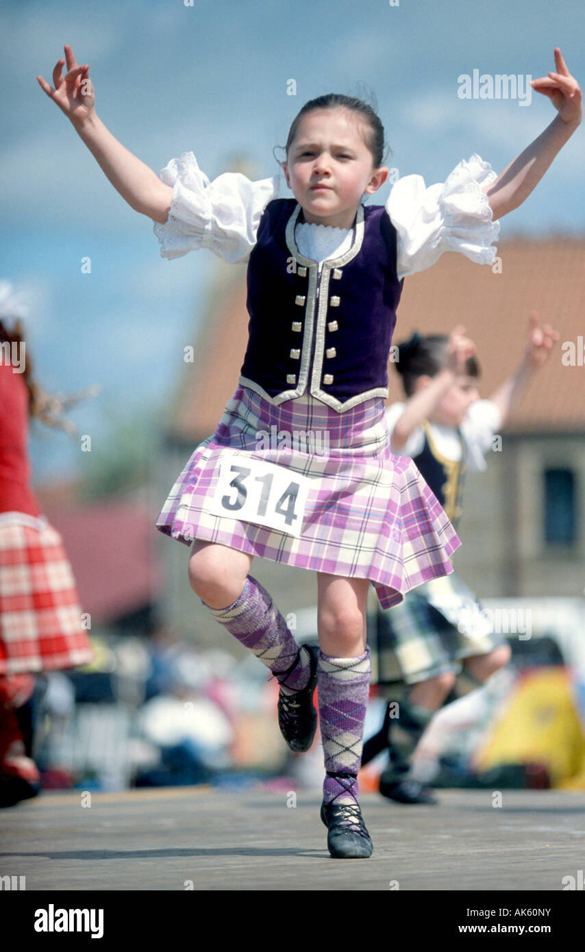 Highland dress kilt girl hi-res stock photography and images - Alamy