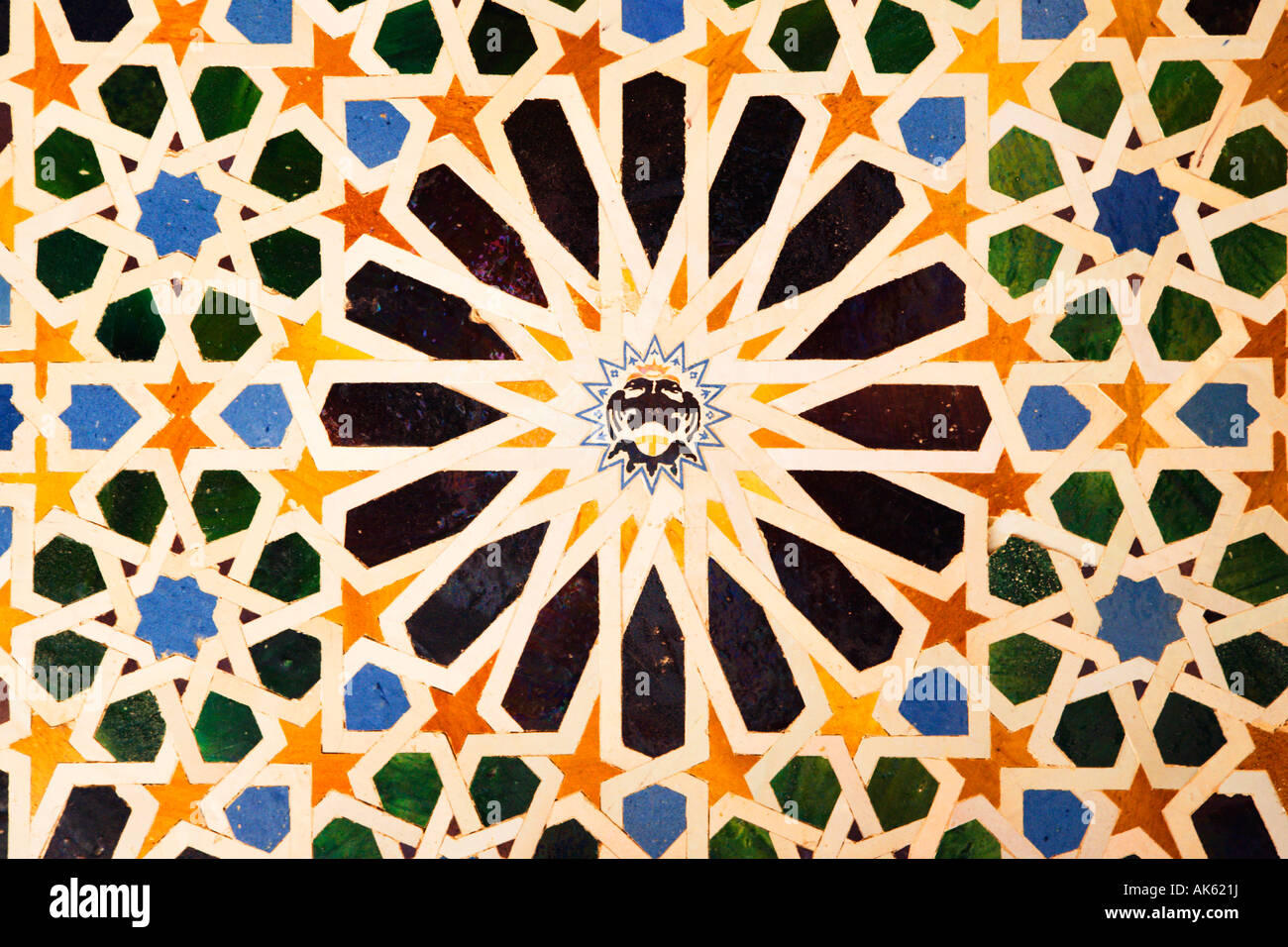 Alhambra tile hi-res stock photography and images - Alamy