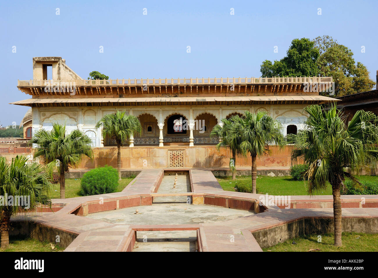 Deeg palace with garden hi-res stock photography and images - Alamy