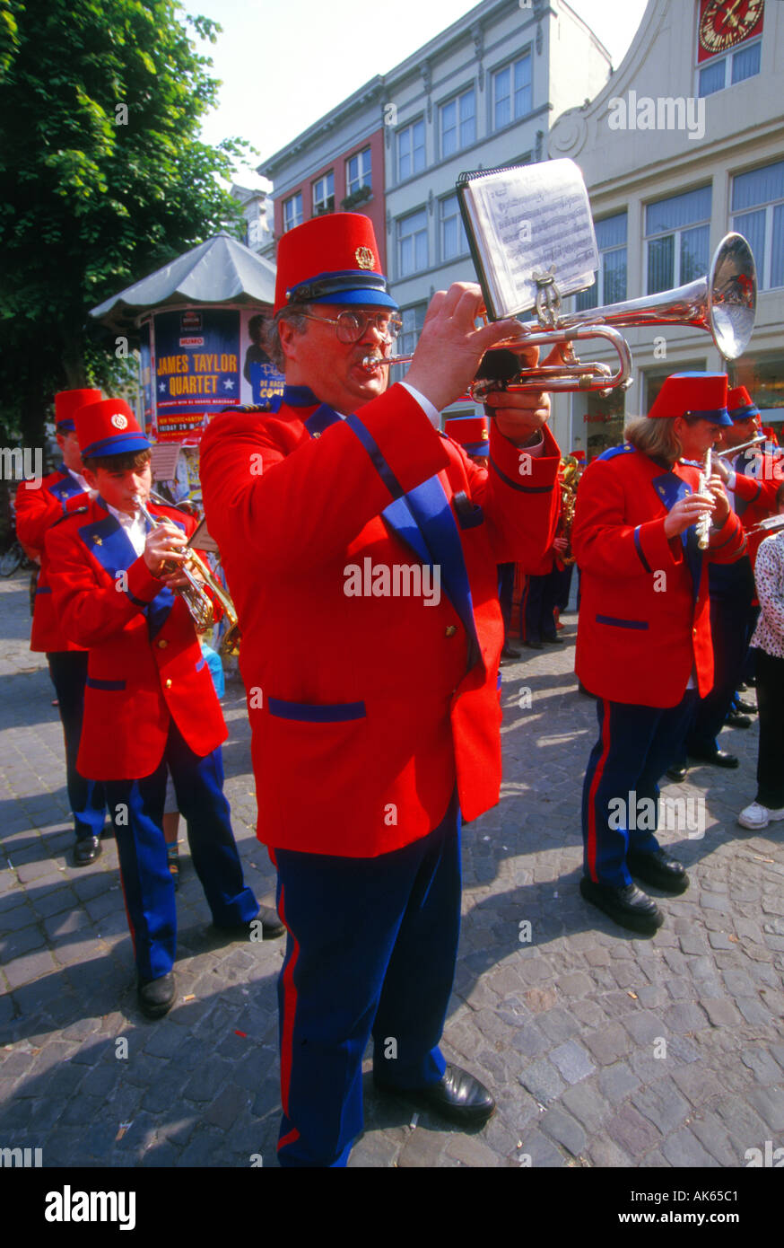 Solidate hi-res stock photography and images - Alamy