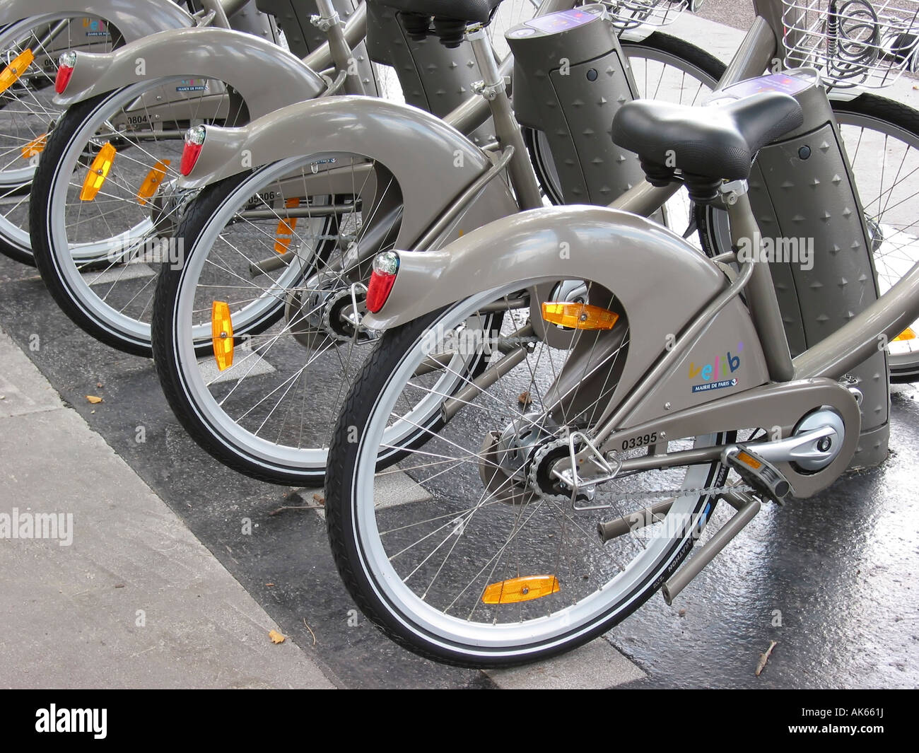 Bike rental Velib in Paris France Stock Photo - Alamy