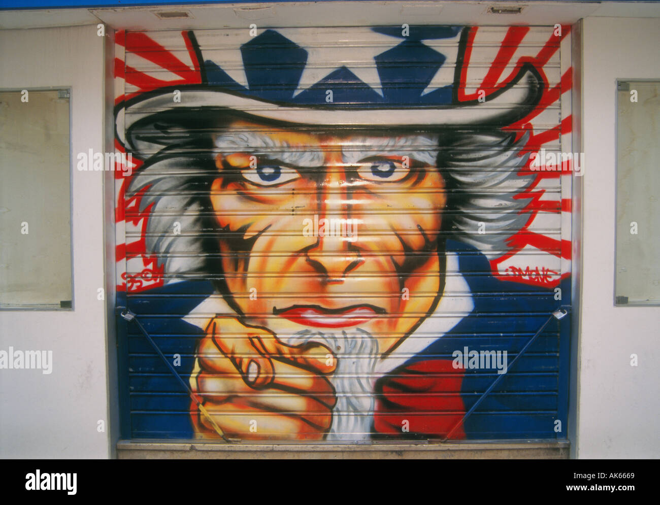 Sur logo design hi-res stock photography and images - Alamy