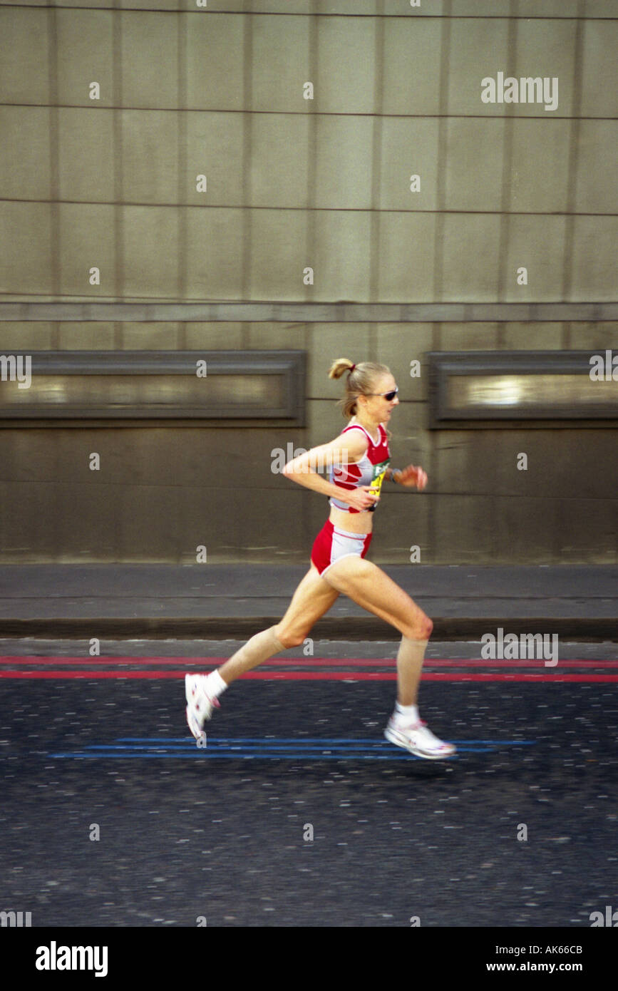 Paula Radcliffe running in 2003 London Marathon Stock Photo - Alamy