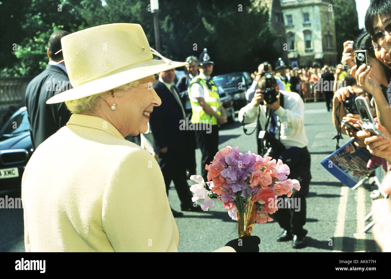 Queen flowers walkabout hi-res stock photography and images - Alamy