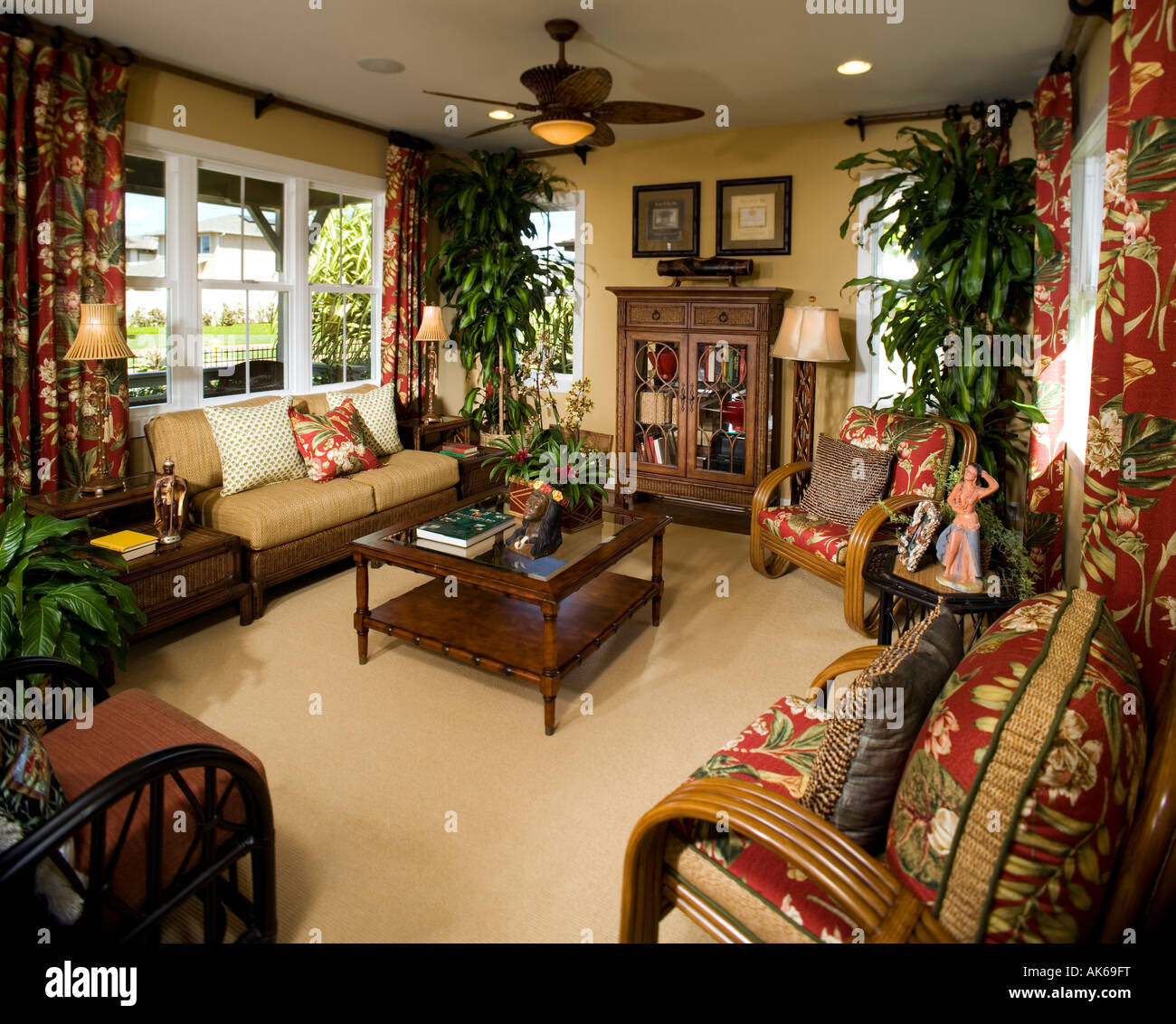 Hawaiian living hi-res stock photography and images - Alamy
