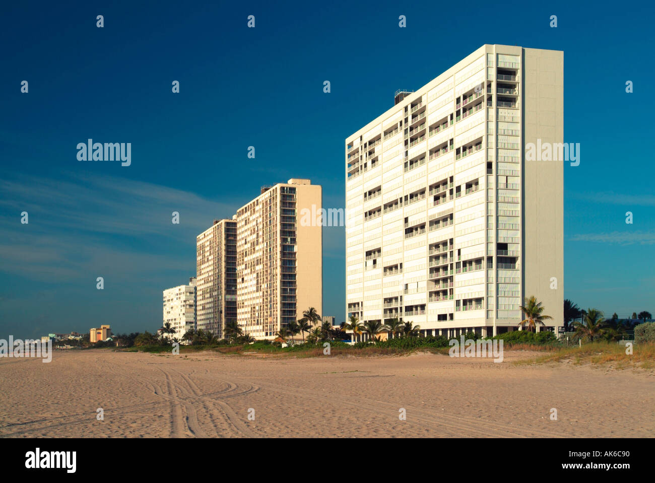 Old people florida retirement hi-res stock photography and images - Alamy
