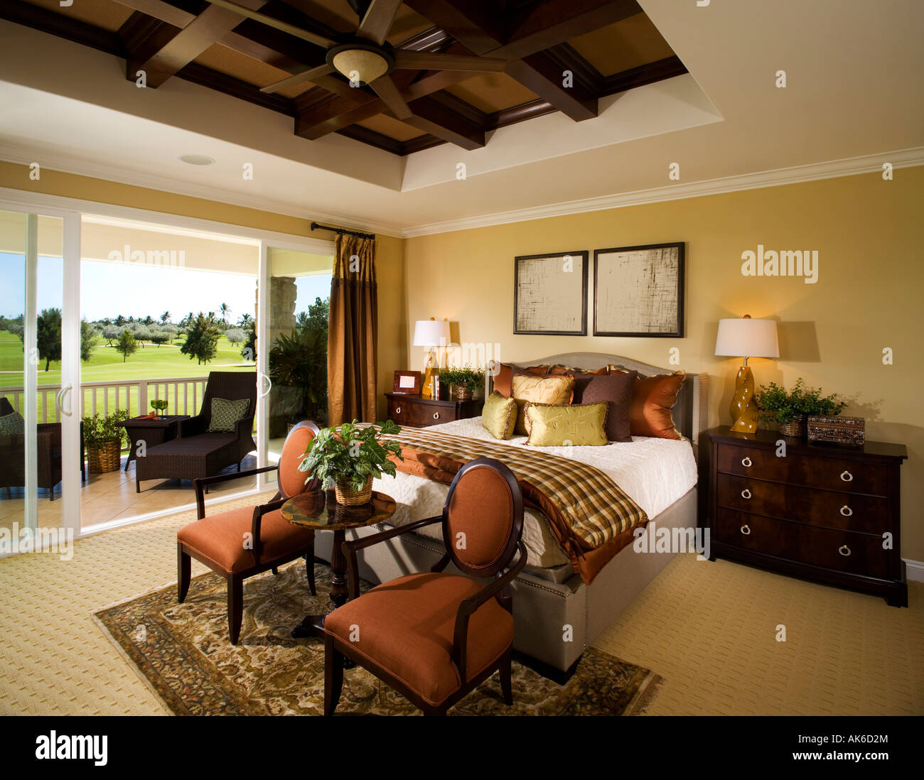 Beamed ceiling hi-res stock photography and images - Alamy