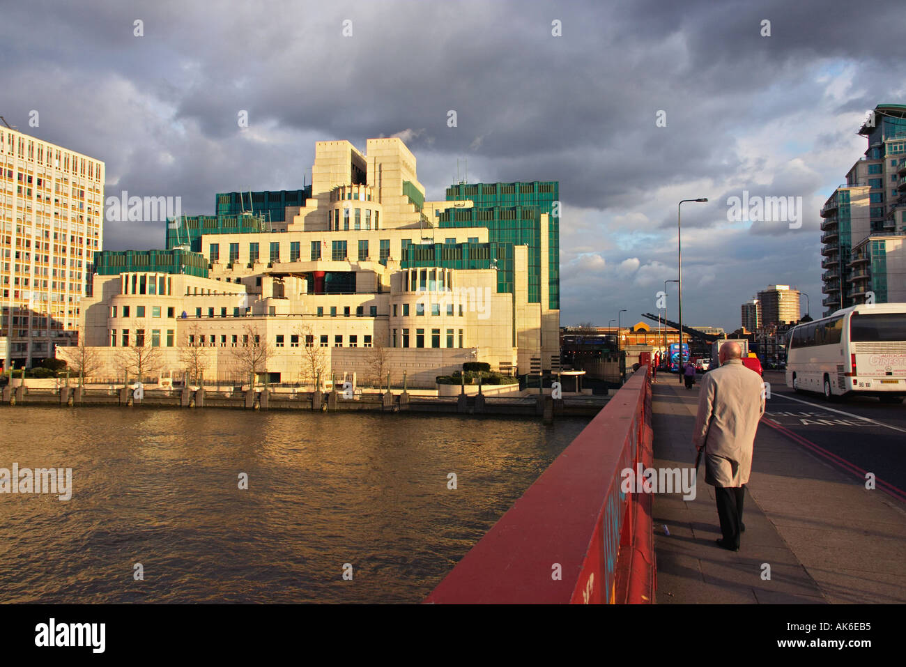 Vauxhall Cross MI6 Secret Intelligence Service HQ Stock Photo - Alamy
