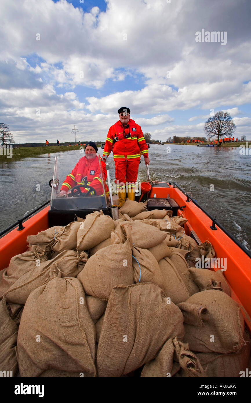 Sandbag people hi-res stock photography and images - Alamy