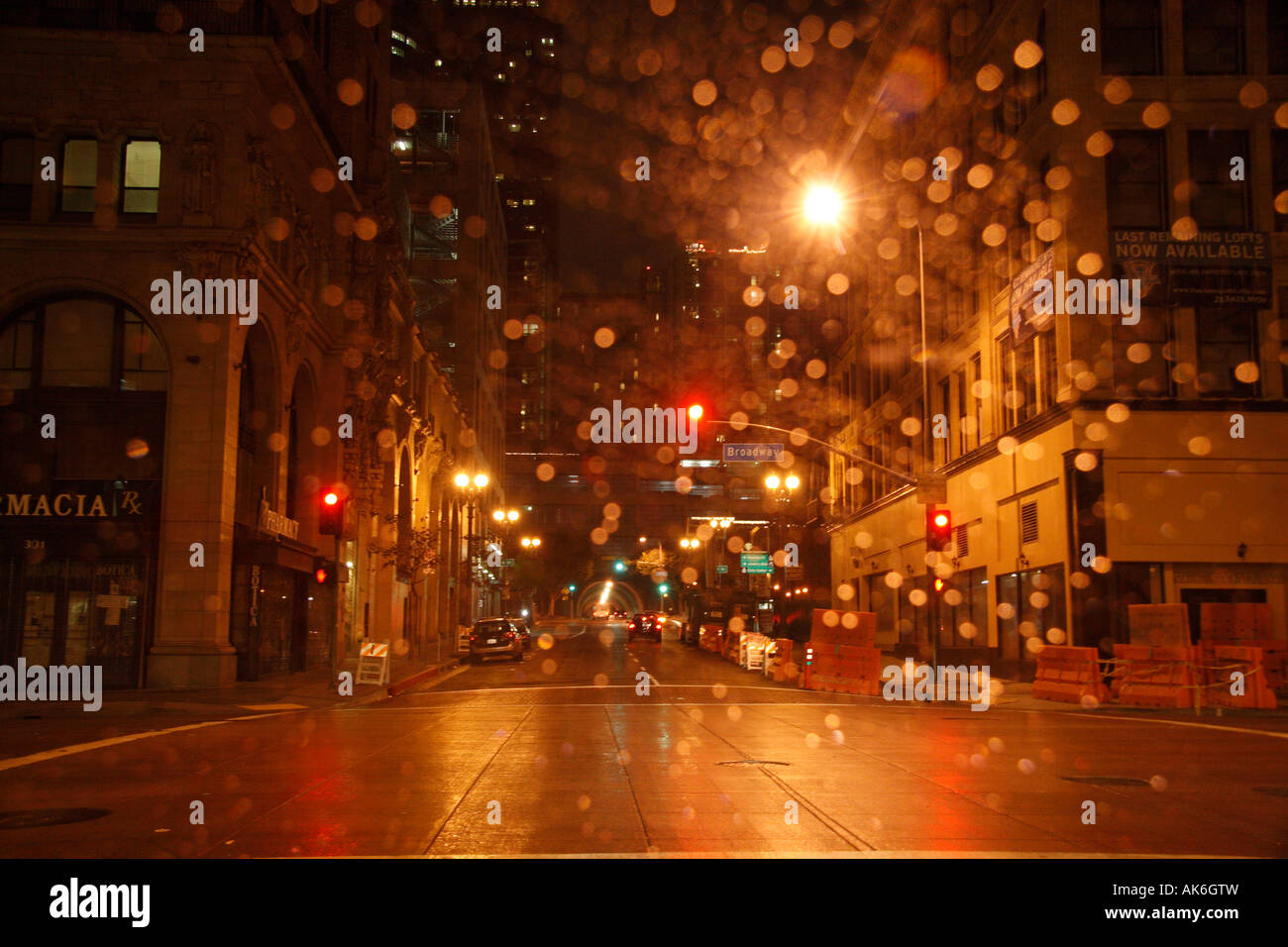rain drops on car windshield at night Stock Photo - Alamy