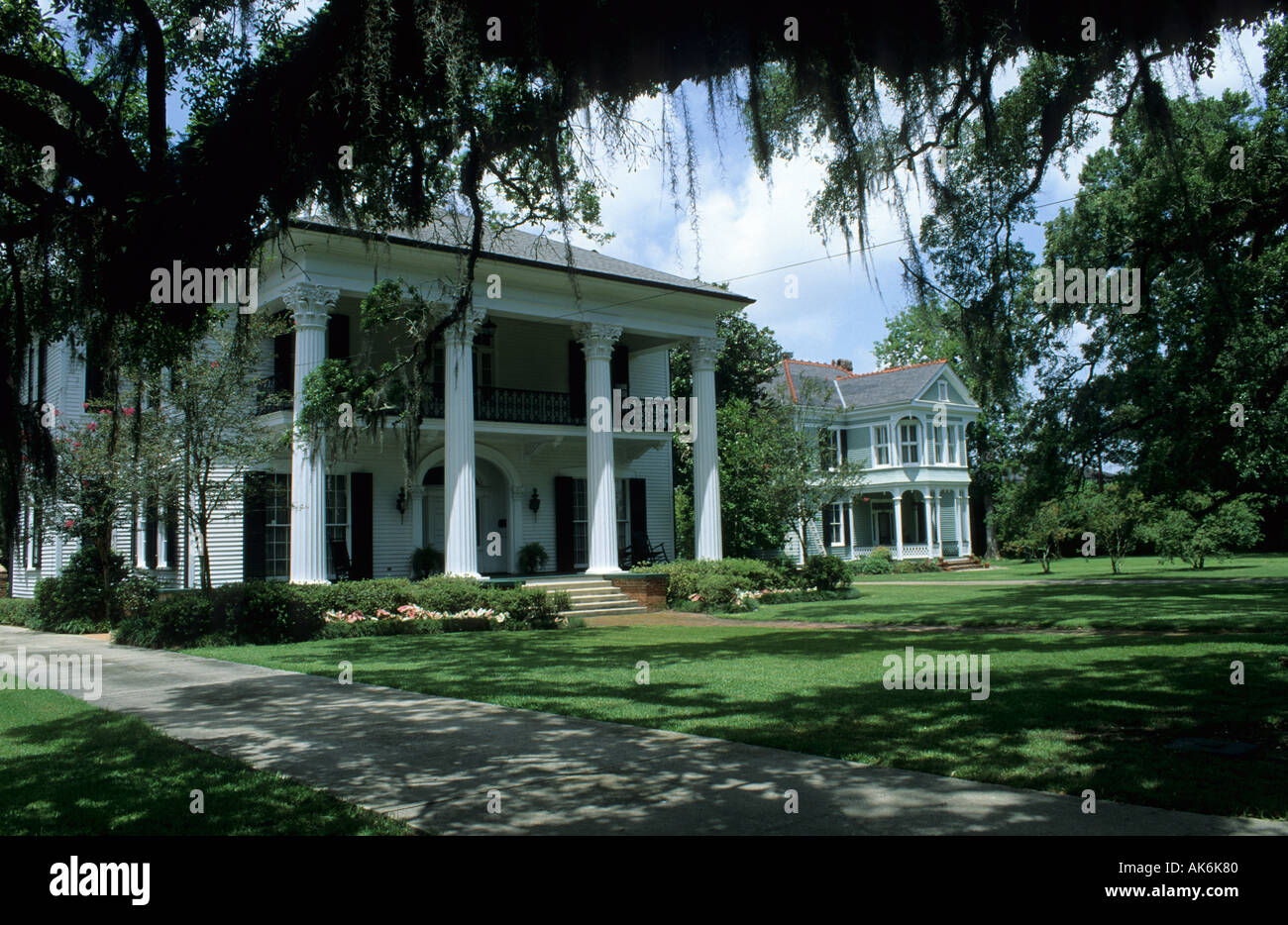 classic southern mansion on the Mississippi river Stock Photo - Alamy