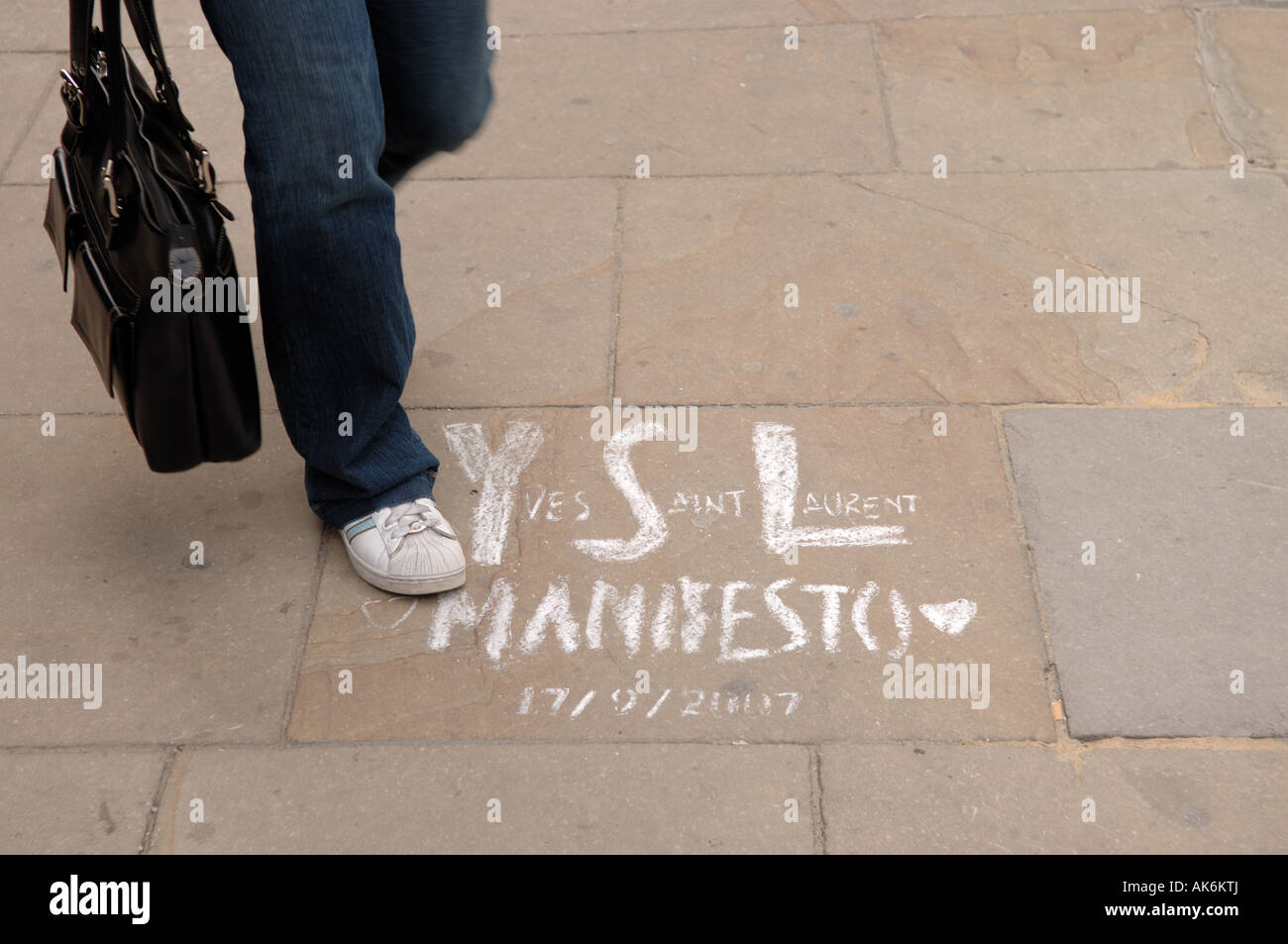 Art manifesto hi-res stock photography and images - Alamy