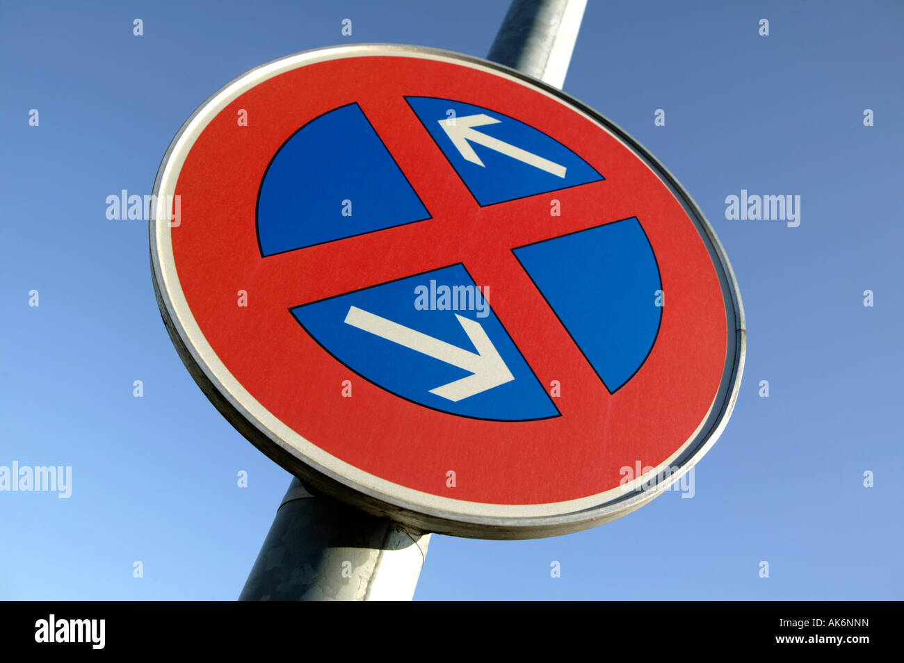 No stopping sign clearway sign hi-res stock photography and images - Alamy