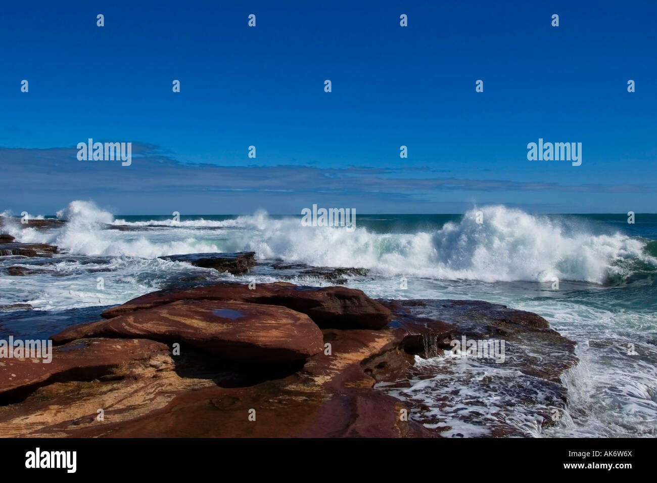 Red bluff waves hi-res stock photography and images - Alamy