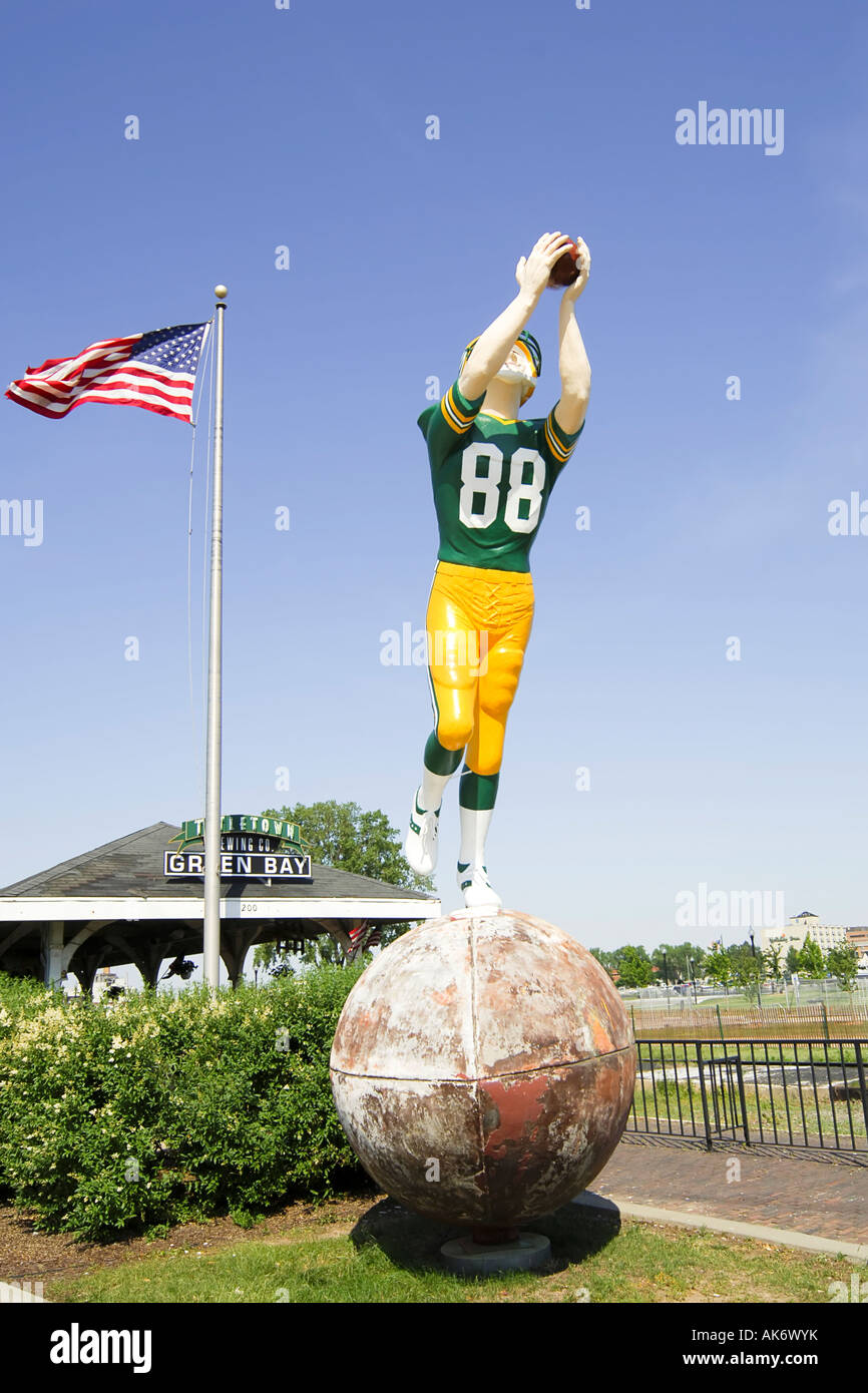 Statue of a Green Bay Packers football player Wisconsin WI Stock Photo ...