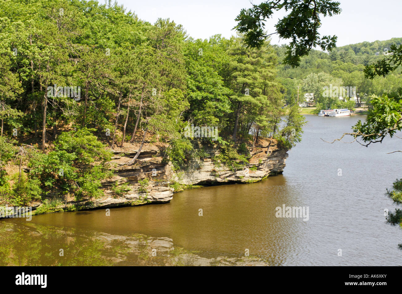 In and about the dells of the wisconsin river hi-res stock photography ...