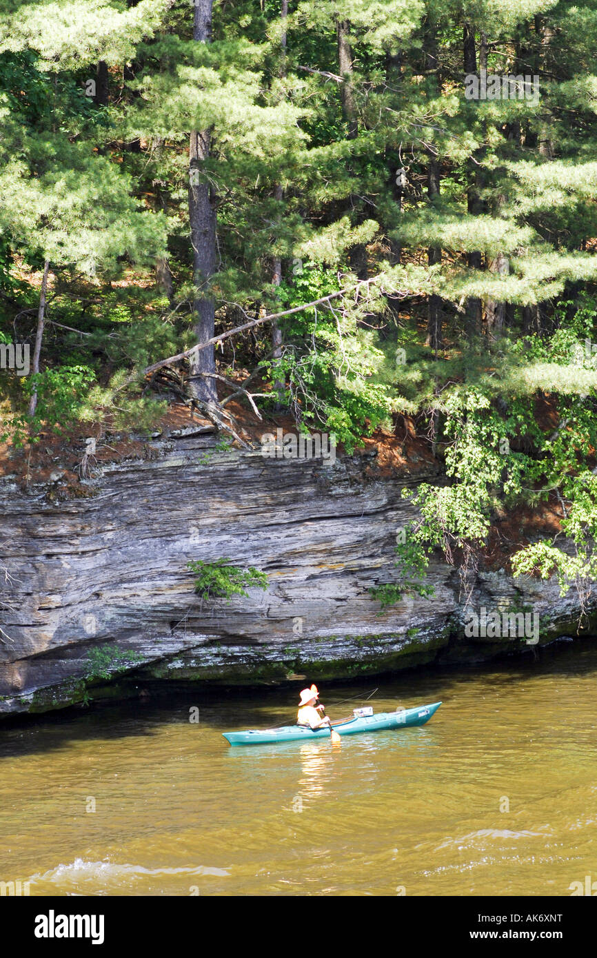 Woman paddling her canoe in the Wisconsin Dells WI Stock Photo - Alamy