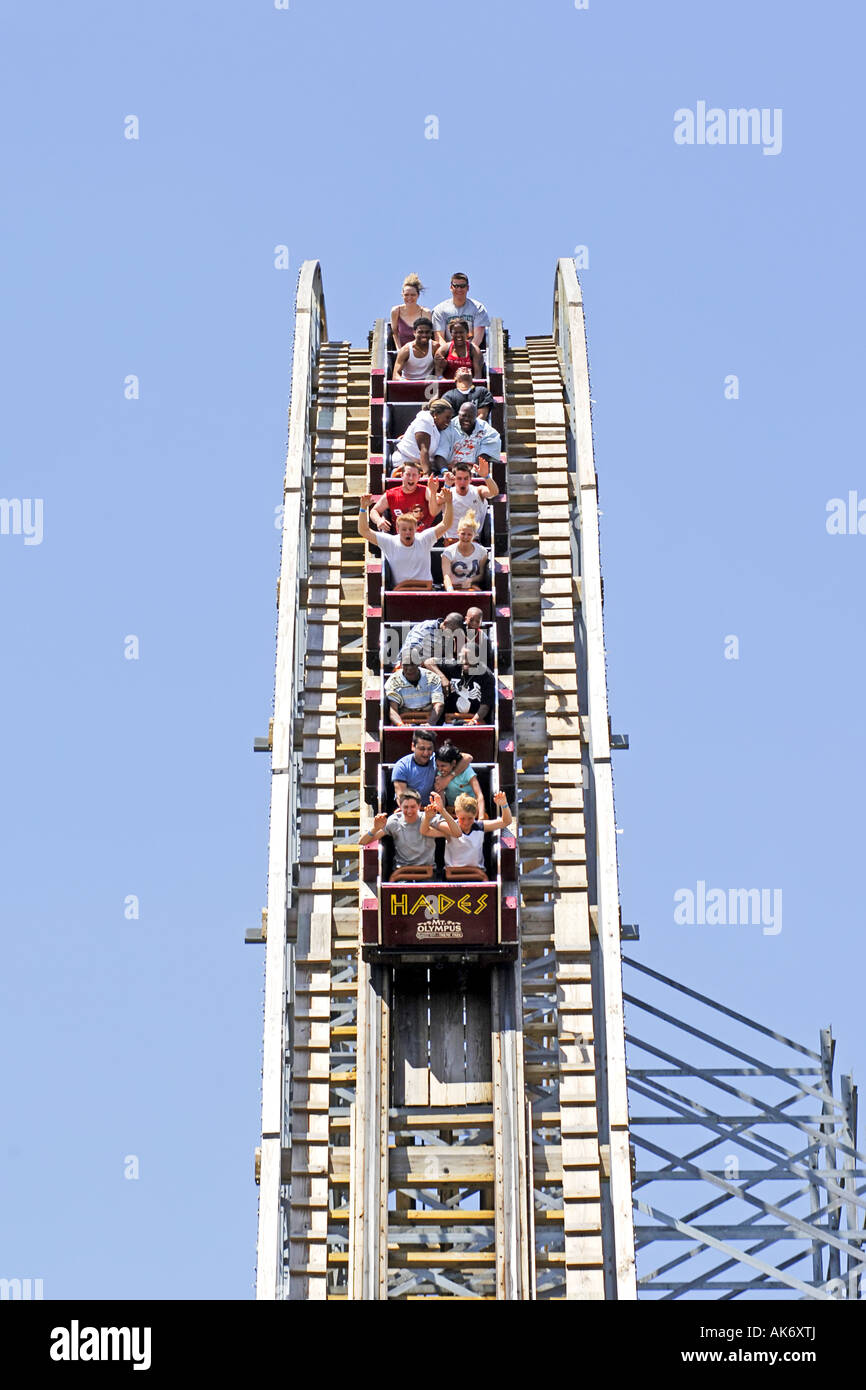 People having fun in a rollercoaster hi-res stock photography and ...