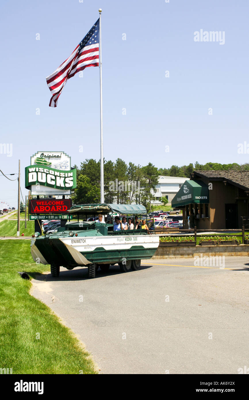 Wisconsin Dells Ducks High Resolution Stock Photography and Images - Alamy
