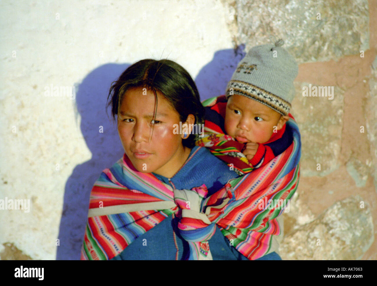 Portrait indian girl cuzco peru hi-res stock photography and images - Alamy