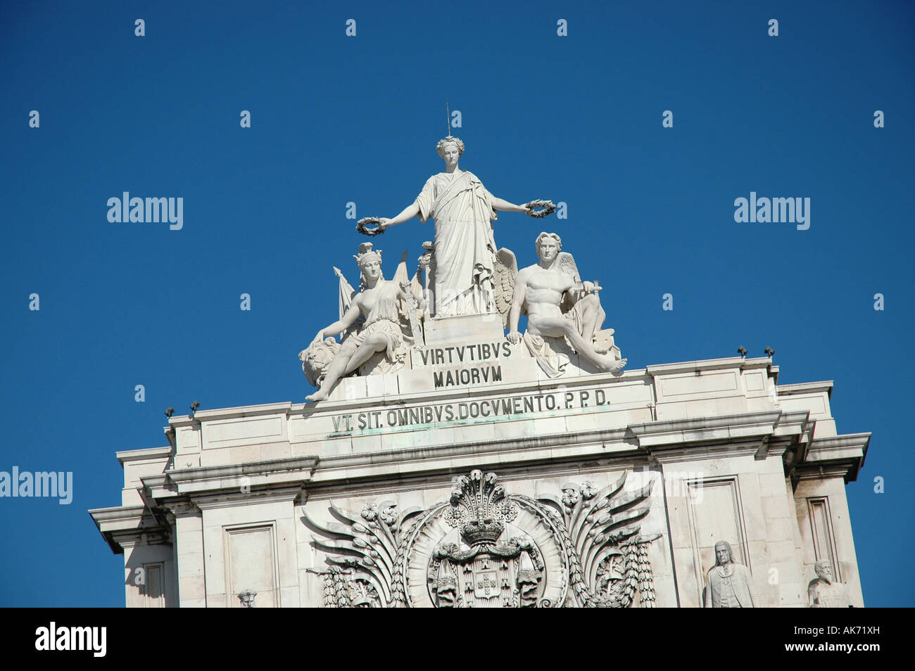Praca do Comercio Schlossplatzt Denkmal monument benchmark Skulptur ...