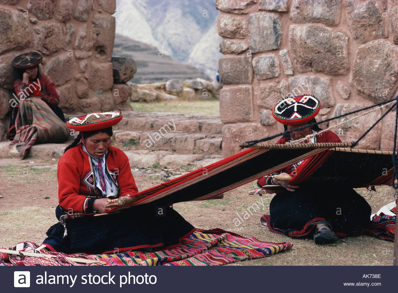 Inca Weaving Tradition Stock Photos & Inca Weaving Tradition Stock ...