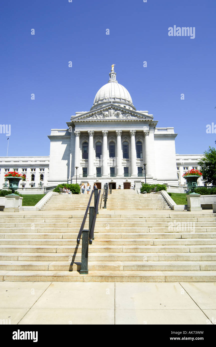 Statehouse complex dome city landmark city hall downtown urban view hi ...