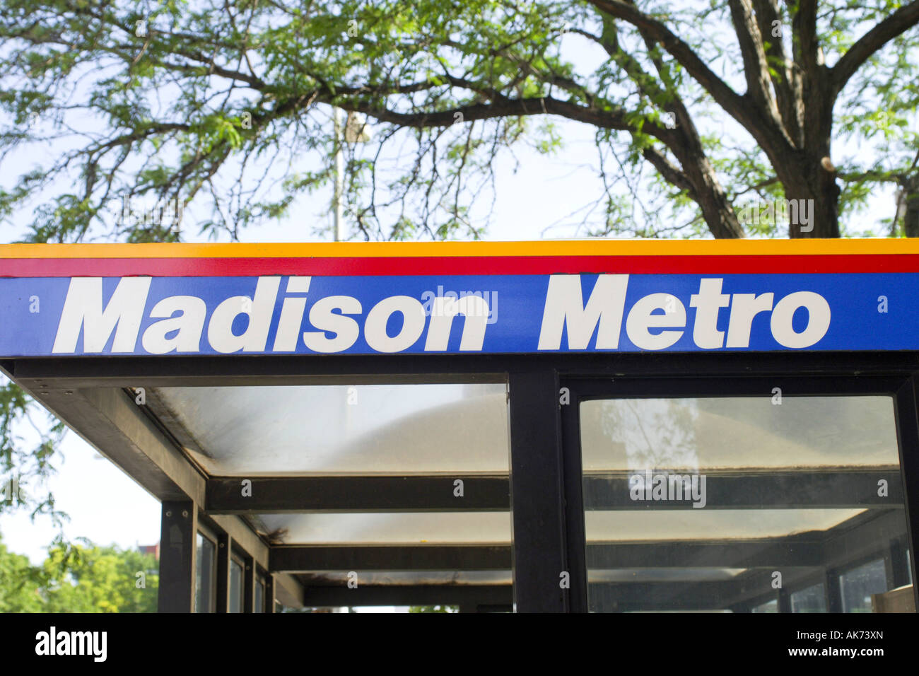 Metro bus shelter hi-res stock photography and images - Alamy