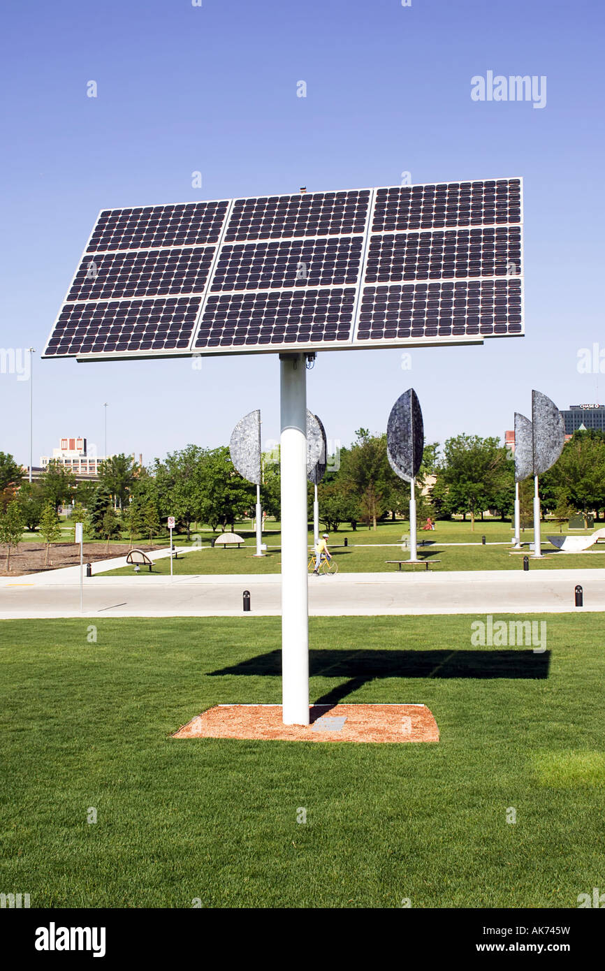 Rotating Solar energy panels Stock Photo - Alamy