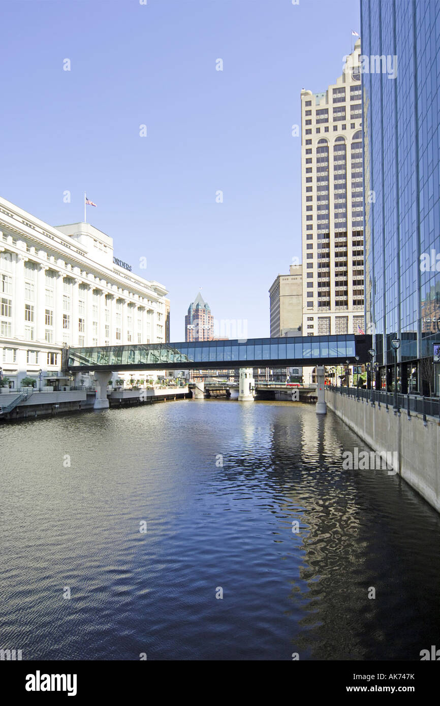 Milwaukee riverwalk district hi-res stock photography and images - Alamy
