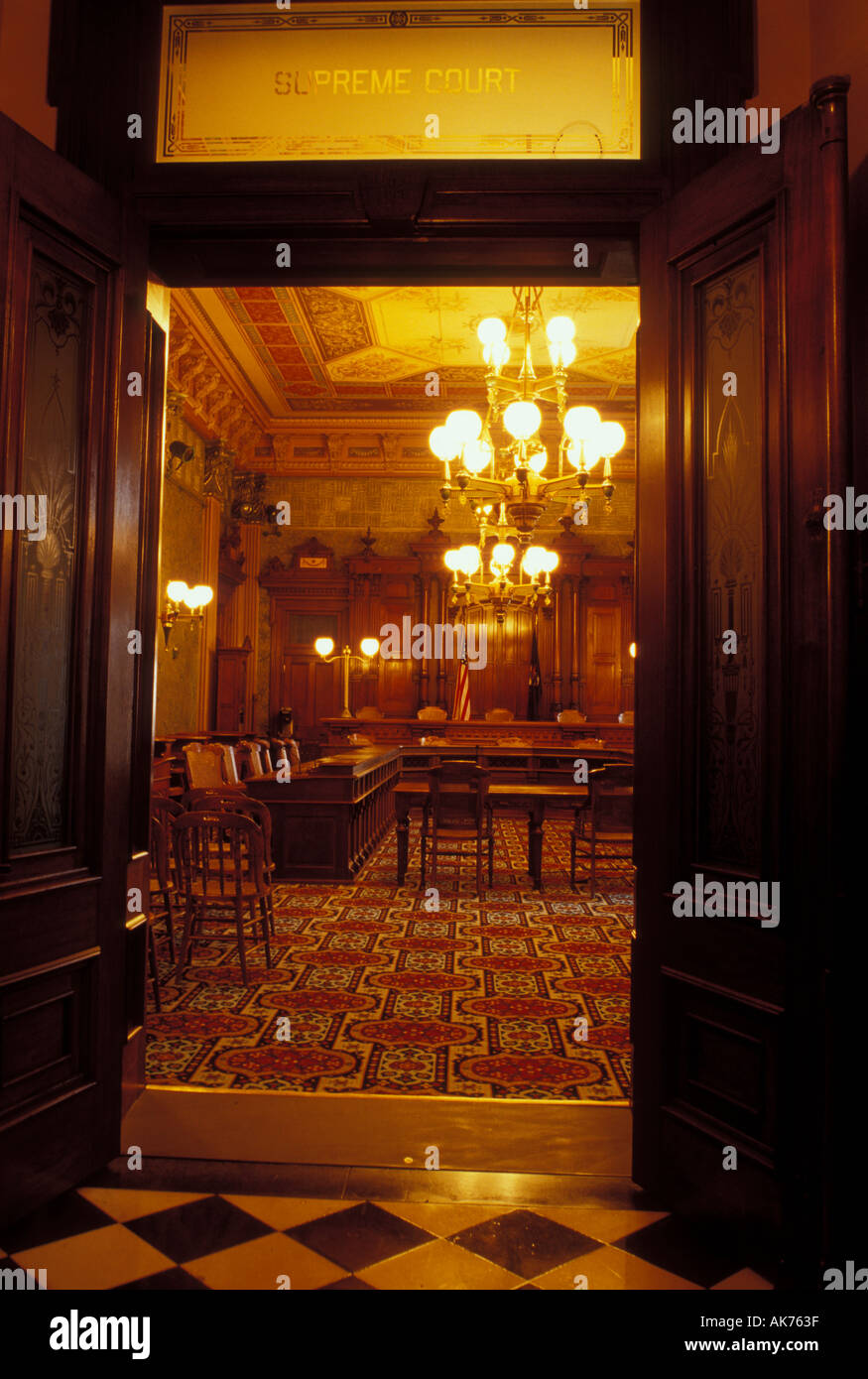 Michigan state capitol building interior hi-res stock photography and ...