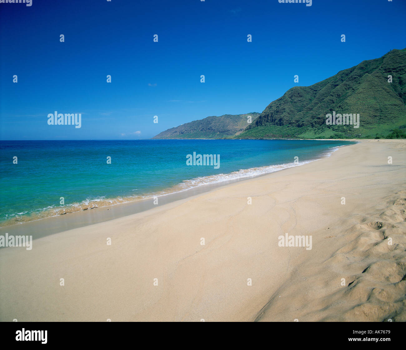 Makua beach oahu hawaii hi-res stock photography and images - Alamy